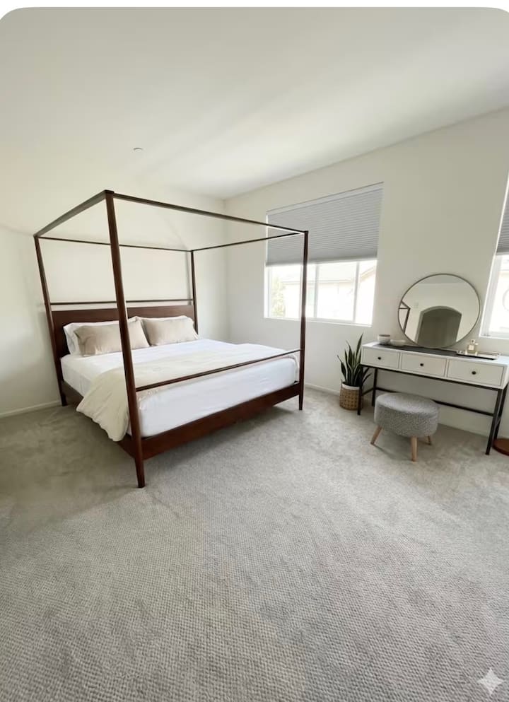 Coastal Carlsbad – Mins To Beach & Legoland - Carlsbad, CA