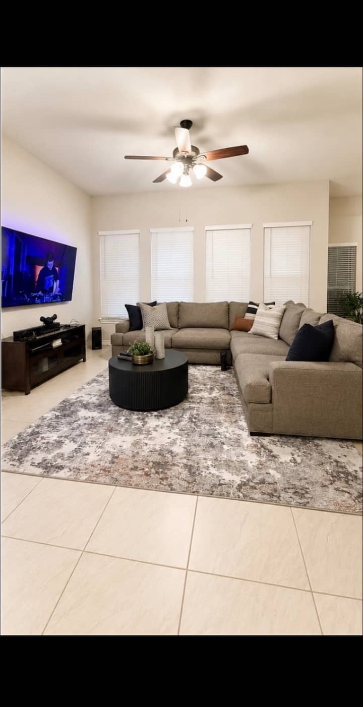 The Grand Stay | 3br • 2.5ba • 4 Beds • - Missouri City, TX
