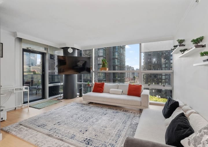 Downtown Luxury Condo Bright & Modern 2br/2ba Unit - North Vancouver
