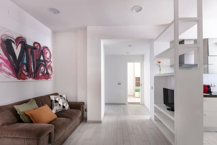 Elegant San Giovanni Apartment - Italy