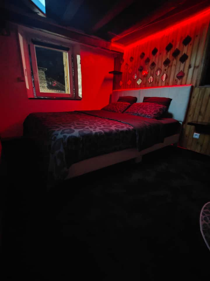 La Suite Romantique Léopard Avec Baignoire Double - Puigcerdà