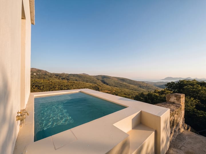 Restored Cretan Stone Villa W/heated Plunge Pool - Grecia