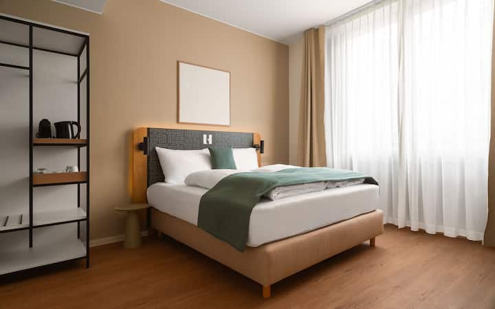 Berlin Klosterstraße | Queen Room (Barrier Free) - Berlín