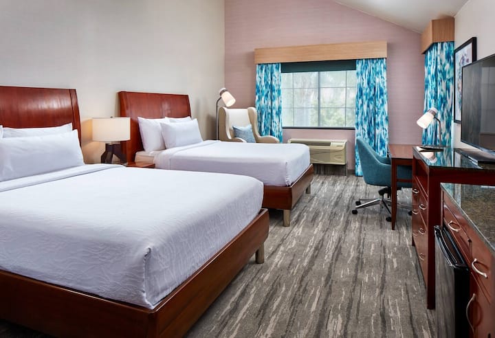 Classic 2 Queen Bed Layout | 0.1 Mi To Six Flags - Santa Clarita, CA