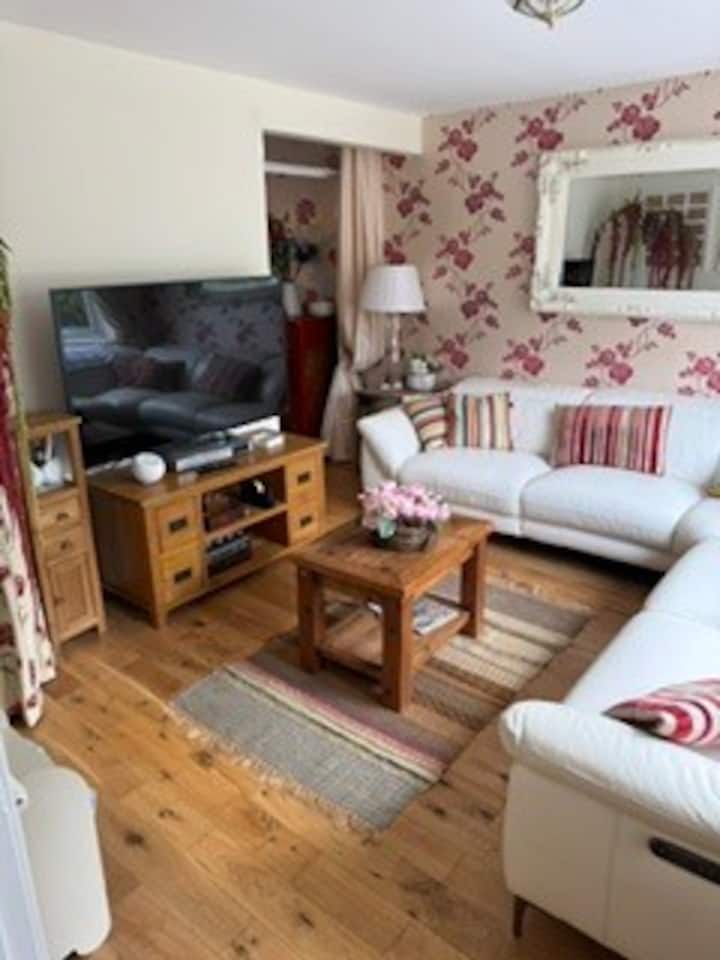 House Sleeps 6 With Enclosed Garden - Cirencester