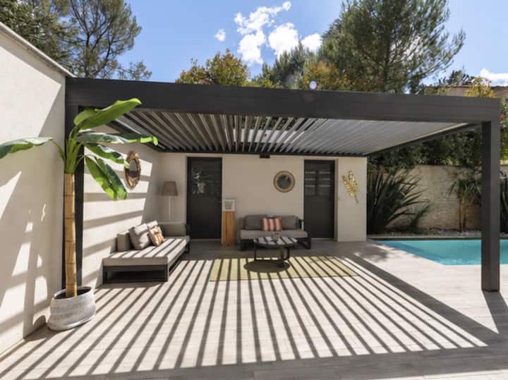 Jolie Villa Contemporaine Avec Piscine Chauffée - Provence-Alpes-Côte d'Azur (PACA)