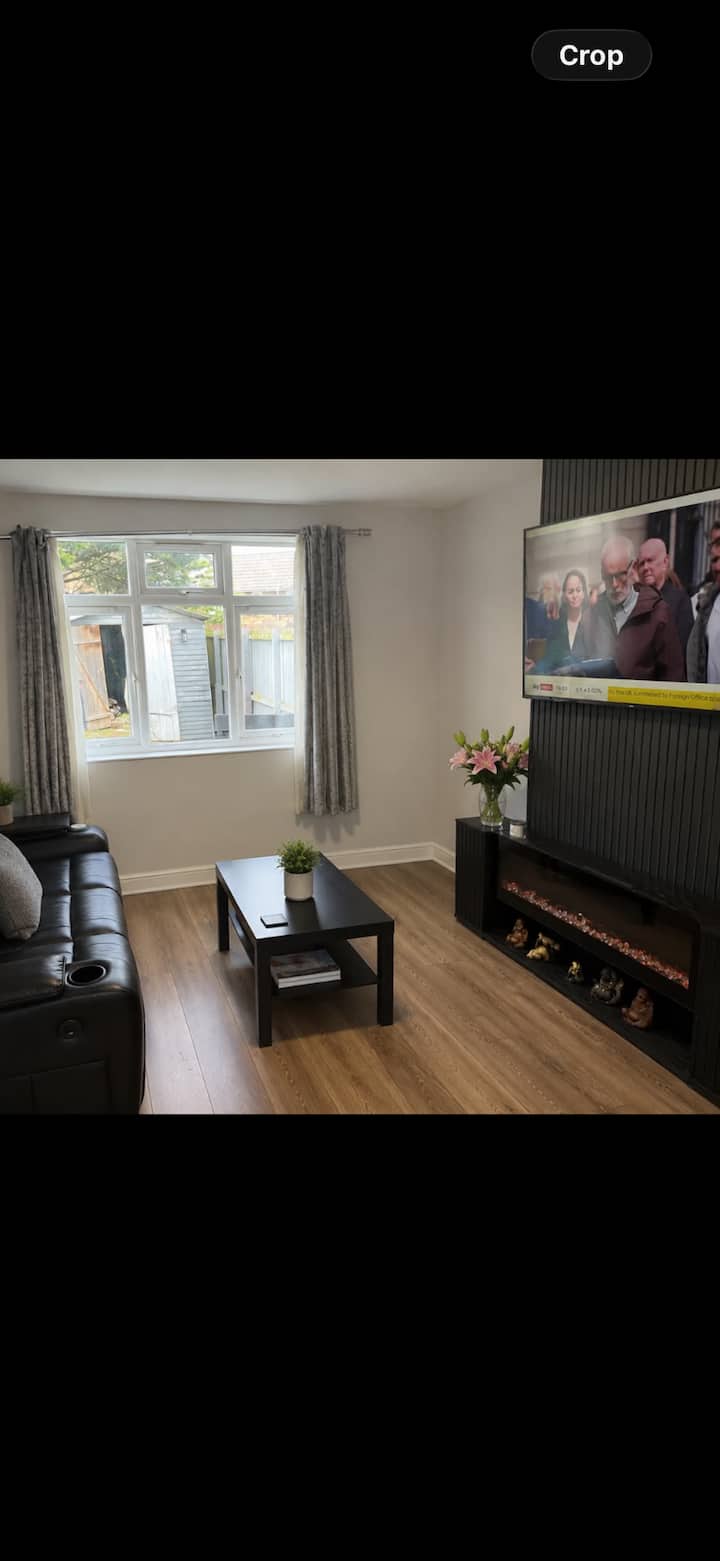 Full Cosy House Also 3 Reclying Beds On The Couch - Poulton-le-Fylde
