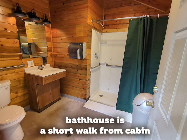 Cabin N (Rustic): Full Bed + Bunkbeds - Bradford, PA
