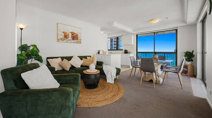 Ocean View Penthouse- Pool- Parking- Sleeps 6+baby - Surfers Paradise