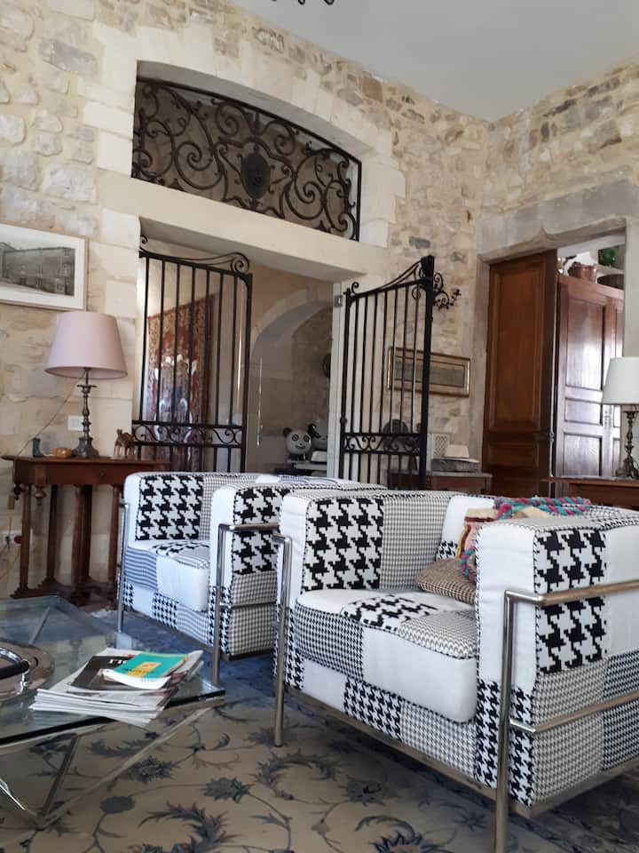 Prieuré Du 17è Dans L' Ardèche Méridionale. - Barjac