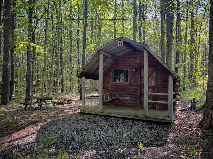 Cabin Q (Rustic): Full Bed + Bunkbeds - Bradford, PA