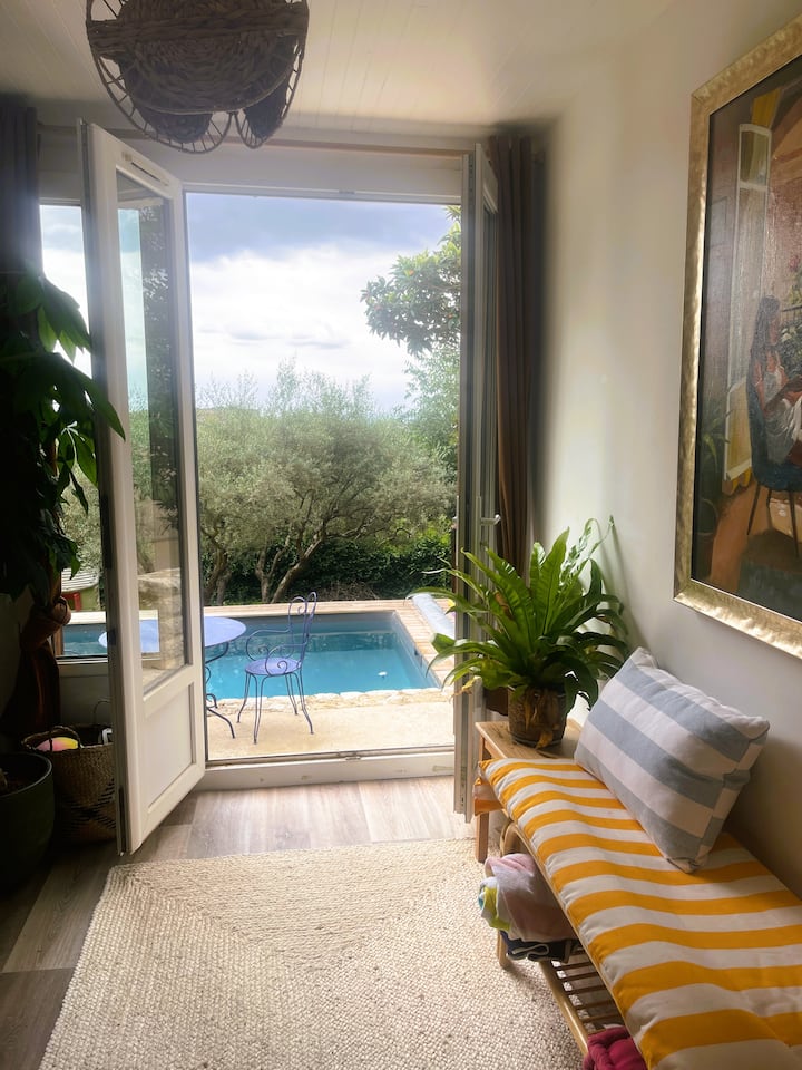 Suite Indépendante Avec Cour Privative Et Piscine - Avignon