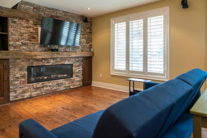 Newmarket Renovated Studio In House Fit 3 新装修公寓住三人 - Aurora