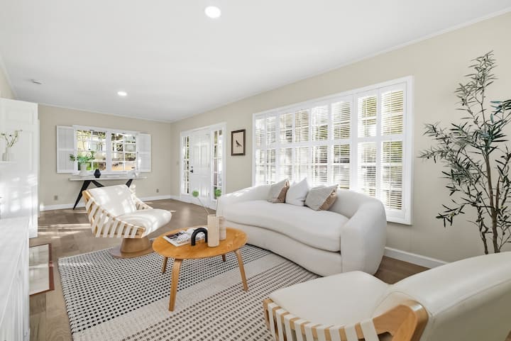 Vibrant Downtown Los Gatos Home, Close To All - Los Gatos, CA