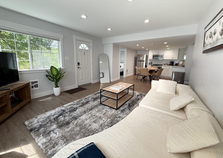 Juanita Beach Cottage | Walk To Lake & Trails - Kirkland, WA