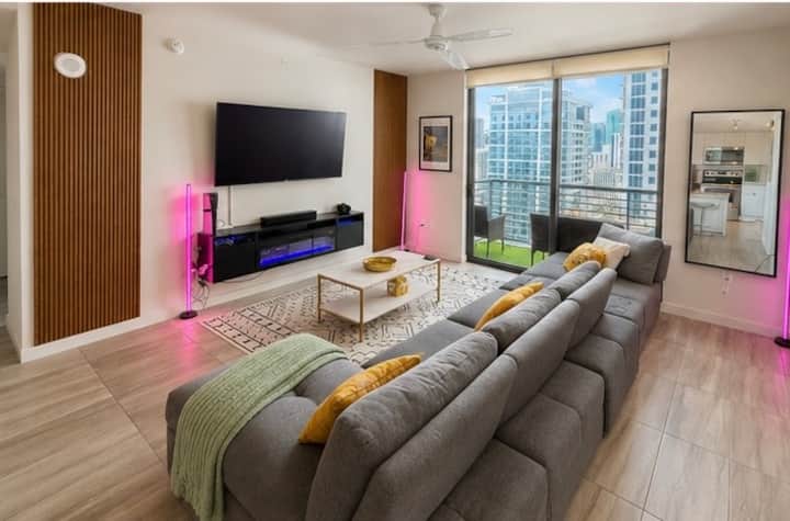 Modern Luxury Retreat|stylishoasis Near Everything - Miami, FL