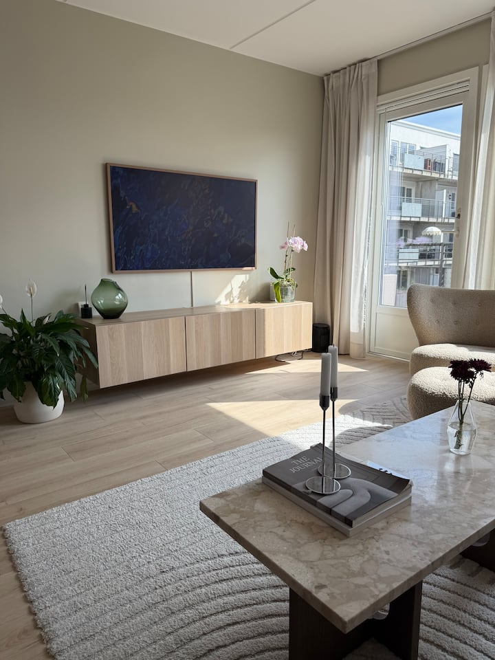Leilighet I Oslo | Stor Balkong, Heis Og Parkering - Oslo