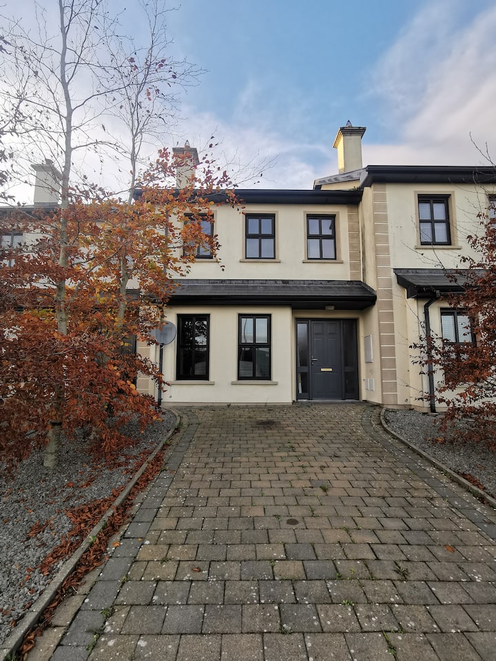 Modern 3 Bedroom Home In Headford Town. - Mayo