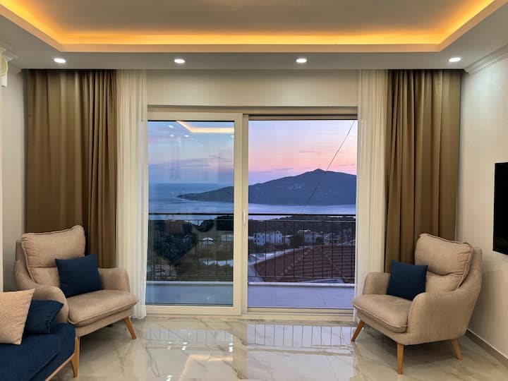 Kalkan’da Deniz Manzaralı Ekonomik Süit - Kalkan