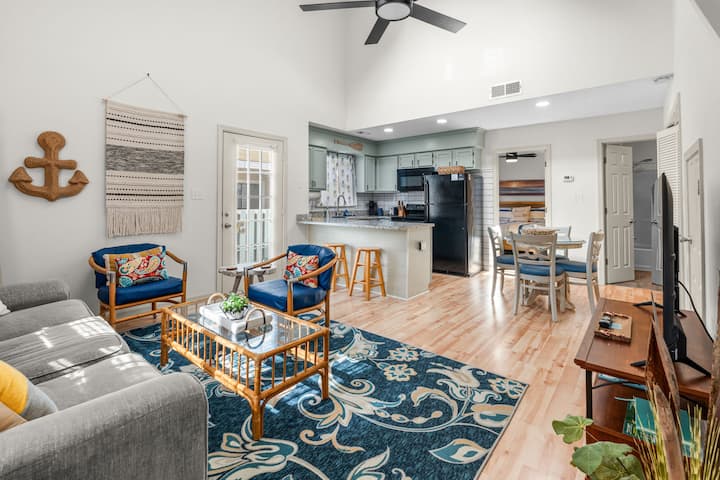 A Pet Friendly Townhome Walk To Surfside Beach - Surfside Beach, SC