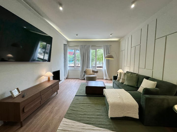 Barcelona Stadium Signature Apartment - Barcelona