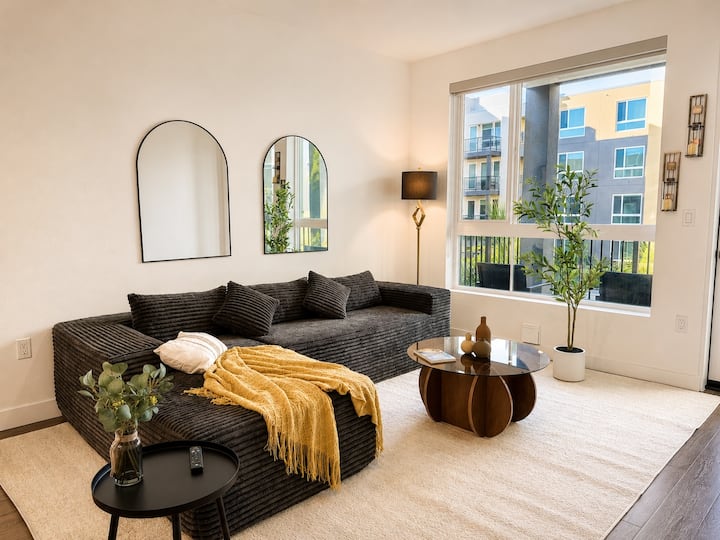 Bright Apt 10 Min To Disneyland W/ Pool & Gym - 爾灣