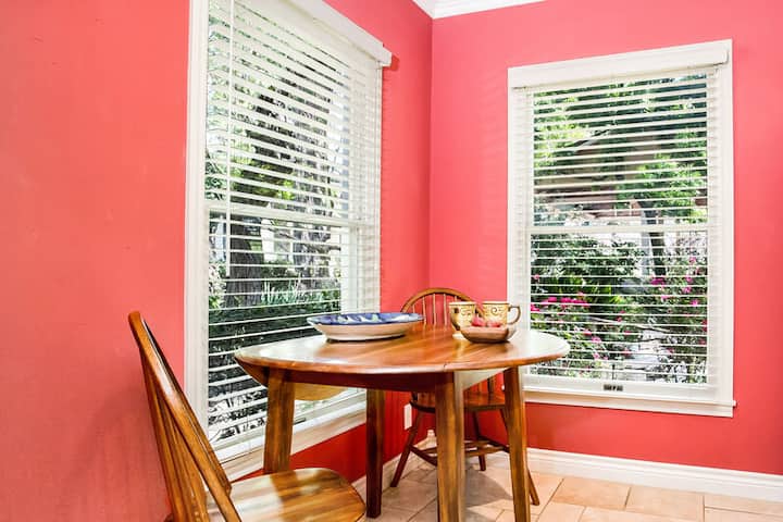 4 Creekside Cottages W/ Hot Tubs - Fredericksburg, TX