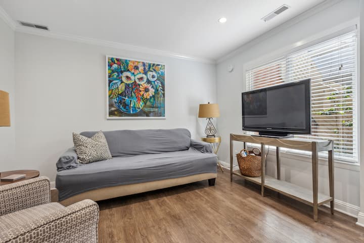 Diamond Courtyard | Historic Downtown | Parking - Wilmington, NC