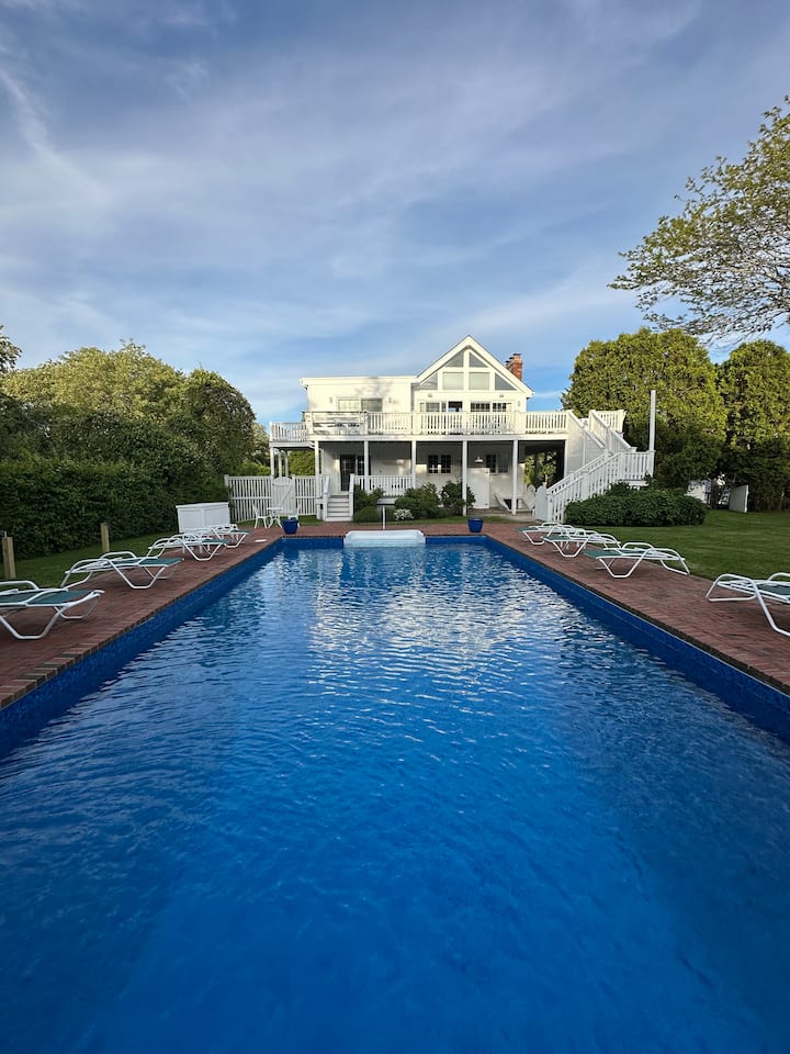 Private House W/ Lots Of Light On Private Rd - Montauk, NY