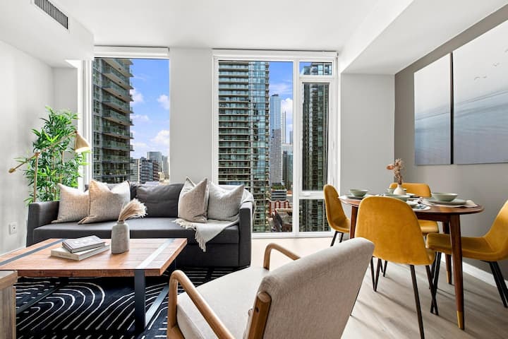 Downtown Stay In Unbeatable Location - Toronto, ON