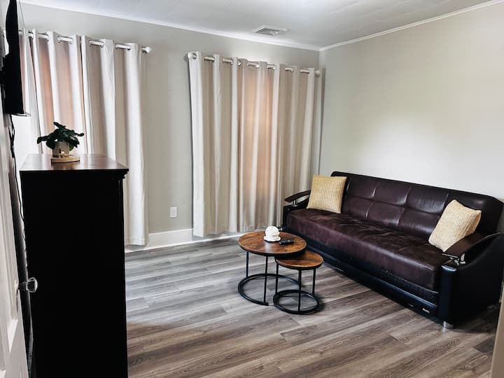 Cozy & Stylish Home W/ Porch + Parking - Nashua, NH