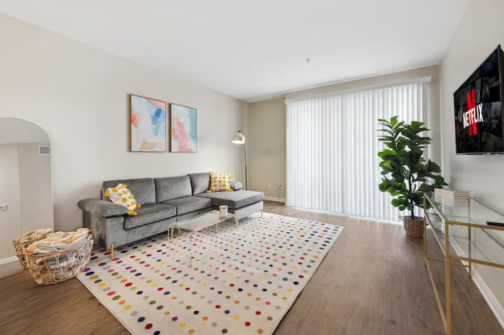 Amazing 1bd 1bath In Mdr! Free Parking And Pool! - Aéroport de Los Angeles (LAX)