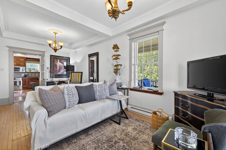 The Coco Retreat — 2br Heritage Home W/ Piano - Bathurst