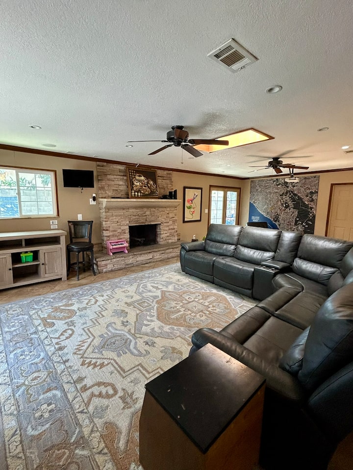 Family-friendly 4-bedroom House In Central Orange - Orange County, CA