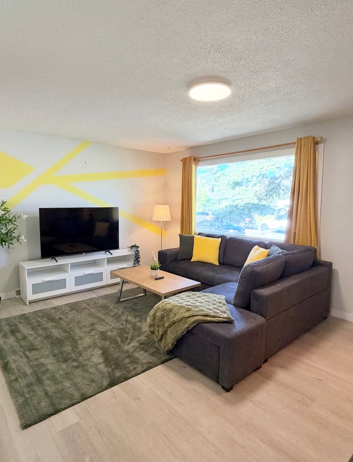 Modern Cozy 2 Br Retreat Near Dt & Ctrain - Calgary