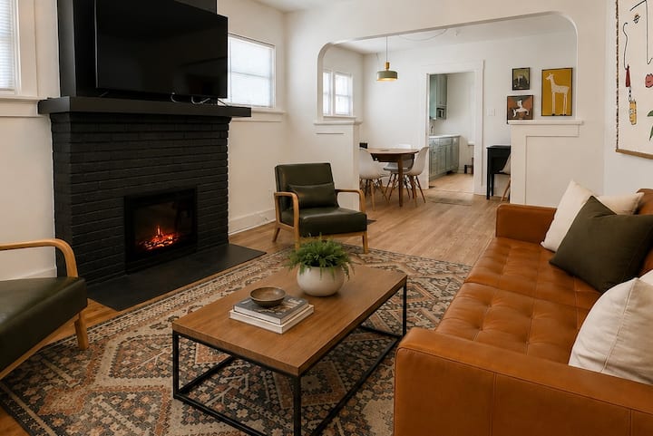*Bungalow | Fireplace | 2br Retreat* - Dayton, OH