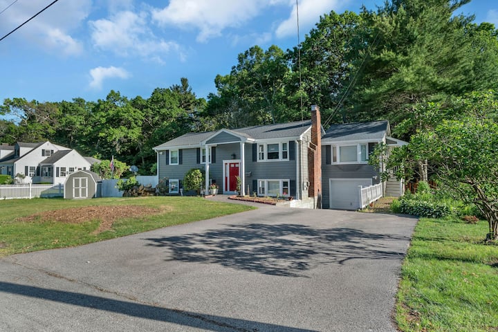 8 Min To Gillette | Entire Floor | 2br | 2 Parking - Foxborough, MA