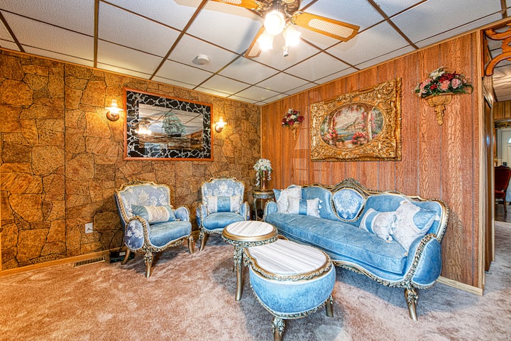 L'anciennce Indigo - Vintage Stay • Hot Tub • Bbq! - Niagara Falls