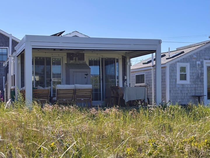 The Dantebreezy Ptown Cottage 5-min Walk To Beach - Provincetown, MA
