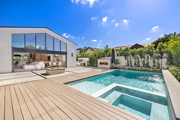 Dover Shores Retreat | Pool, Spa, Designer Home - Newport Beach, CA
