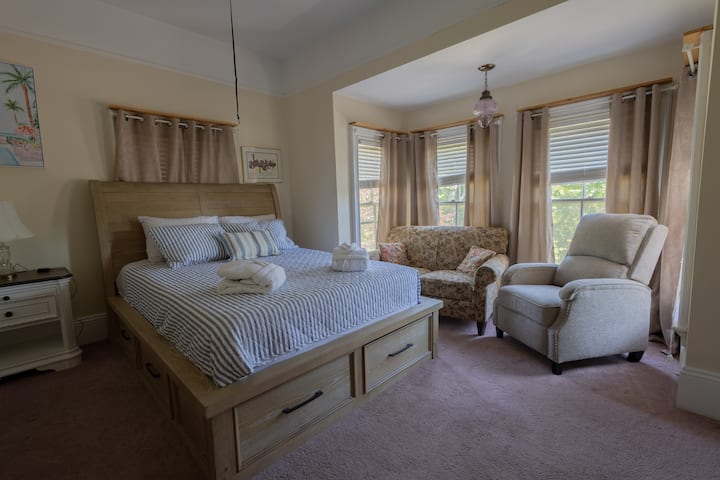 The Dune Room - Dennis, MA