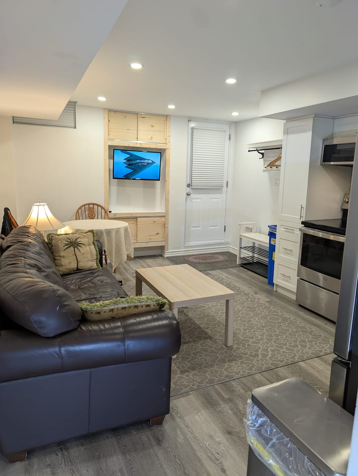 Walk-out Basement - Newmarket