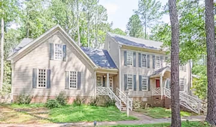The Chapel Hill Timeless Retreat - Chapel Hill, NC