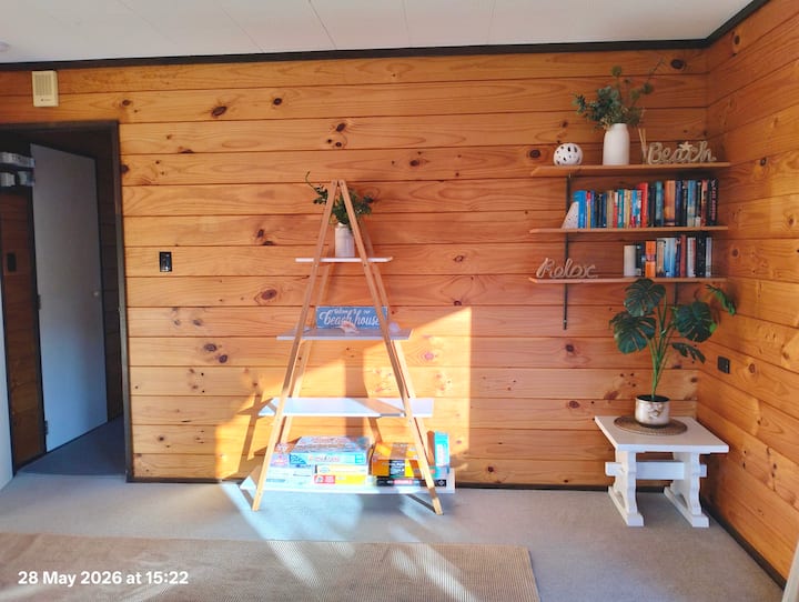 The Beach House - Private Beach Access & Sky Sport - Dunedin