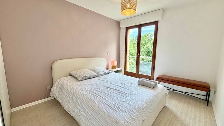 Annecy, Centre-ville, Terrasse Et Parking - Seynod