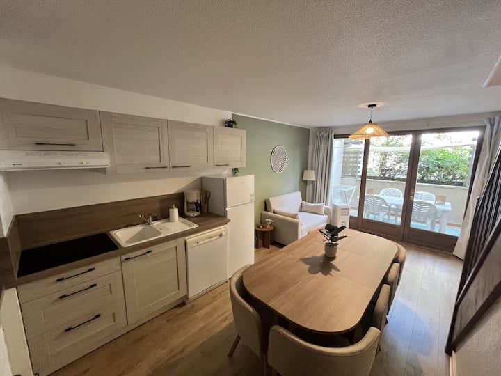 Duplex 8 Pers, Piscine, Terrasse & Parking - Barjac