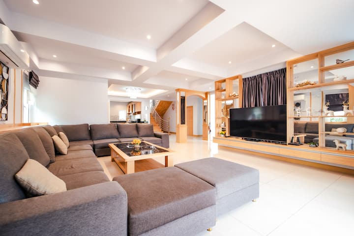 Modern 8 Bhk Luxury Pool Villa In Lagoon Pattaya - Pattaya City