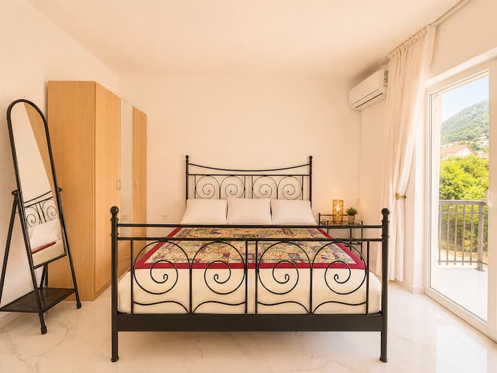 Garden Retreat 4-bedroom Budva - Budva