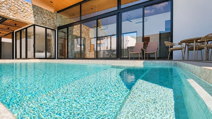 New Listing! 4-bed Private Pool Villa | Maenam - Ko Samui