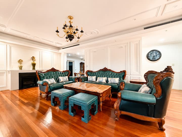 Luxury Sydney Mansion | Pool, Spa & Harbour Views - Manly